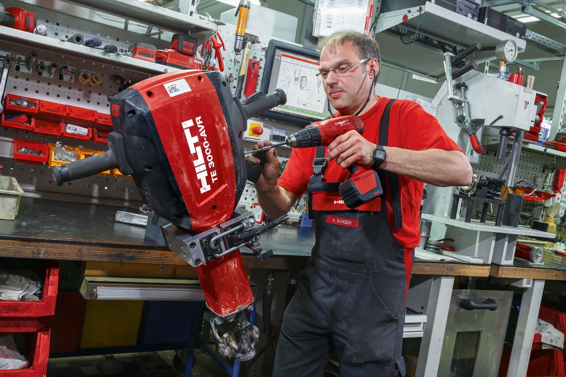 Hilti servis a záruka - Hilti Slovakia
